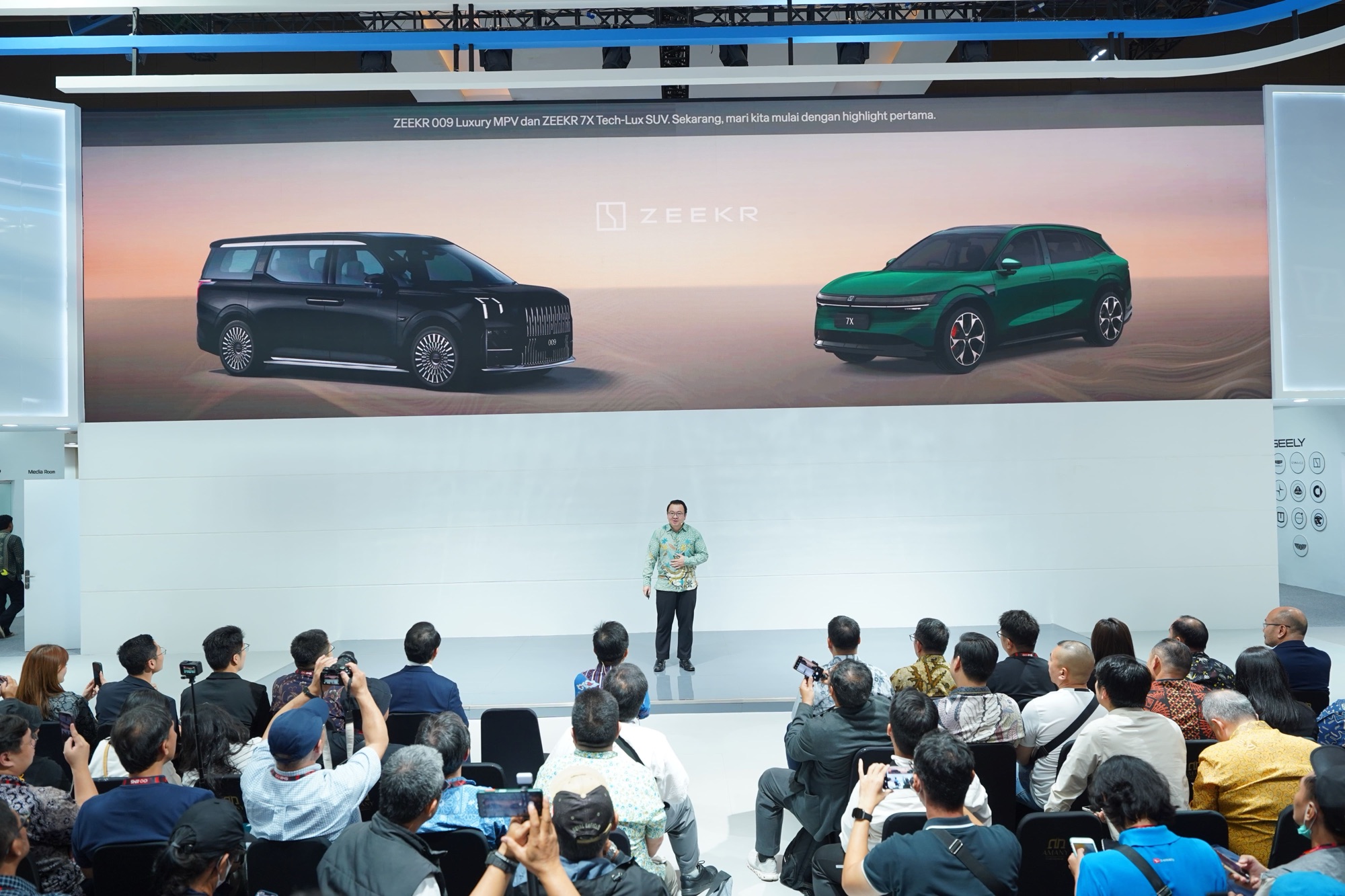 Geely Group Resmi Luncurkan ZEEKR di IIMS 2026, Hadirkan Dua Model ...